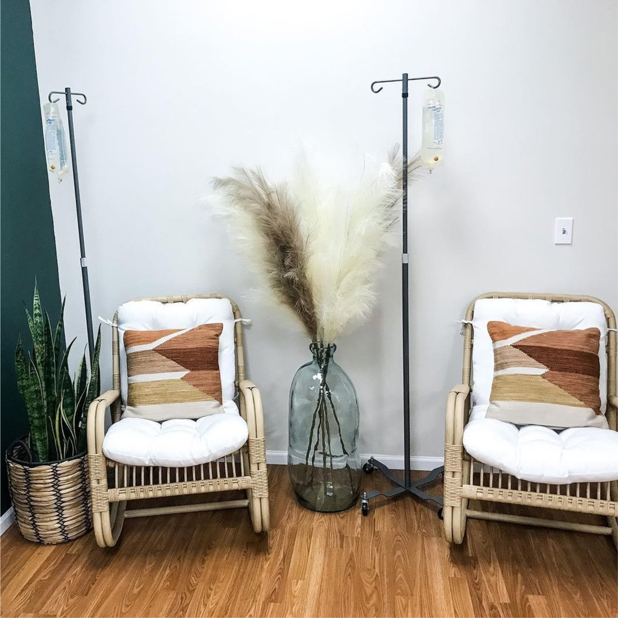 IV Therapy in Sioux City | Lace & Needle